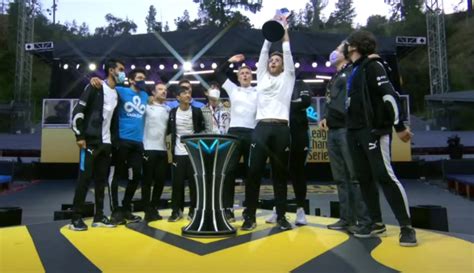 Lcs 퍽즈 북미도 제패c9 리퀴드 잡고 챔피언 등극