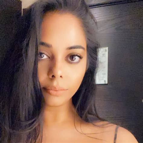 Priya J Priya Joshi Threads Say More