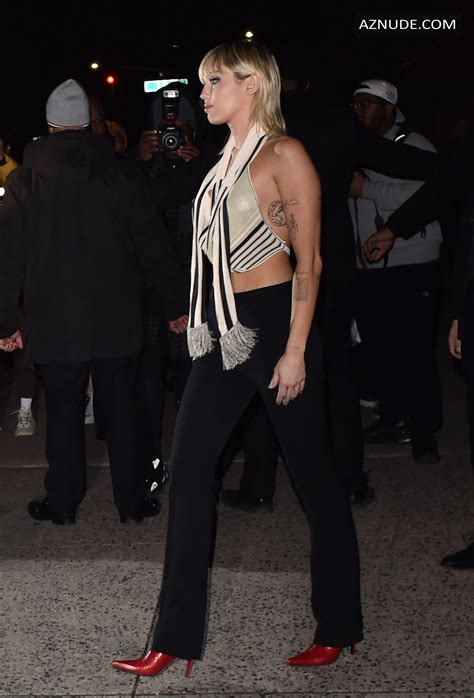 Miley Cyrus Very Revealing After Marc Jacobs Fashion Show In New York