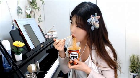 클립 컵라면먹방♠ 루나별피아노켜잠환영정통음방그냥 지나칠 수 없어♥클래식 음악 신청곡 뉴에이지 재즈 가요 이벤트 노래