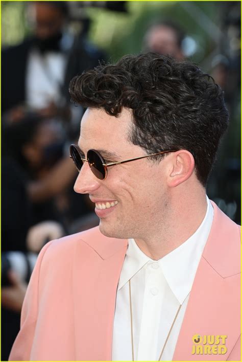 Josh O Connor Makes His Cannes Film Festival Debut In A Pink Suit Photo 4585528 Photos