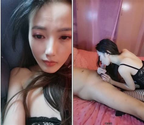 엉덩이가 예쁜데 다리가 긴 여신이 원피스 망사스타킹을 신고 격렬하게 섹스를 하고 큰 엉덩이를 안고 더미를 타고 하얀 즙이
