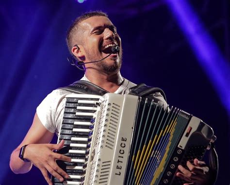 Luan Estilizado Lança Clipe Com Participação Da Esposa Ofuxico