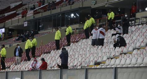 Essalud Pide Evitar Aglomeraciones Durante Partido Perú Vs Chile Por