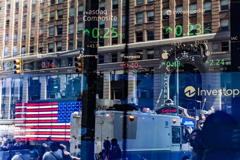 【米国市況】株は小幅高、エヌビディア決算待ち－ドルは144円前後 Bloomberg