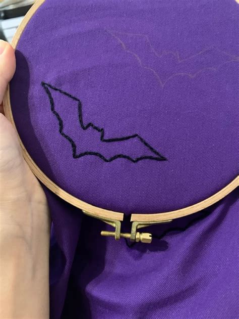 Ручная вышивка «bat 🦇 Эскизы ручной вышивки Вышивка Дизайны вышивки