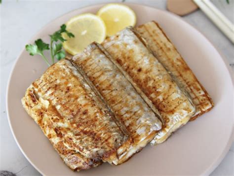 갈치 꿈 해몽의 7가지 의미 큰 은갈치 나오는 보는 만나는 잡는 먹는 사는 손질하는 구이 조림 죽는 죽이는 떼 꿈 지식 코리아