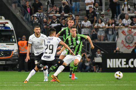Cássio Entende Cobrança Da Torcida Após Novo Empate Mas Pede Apoio