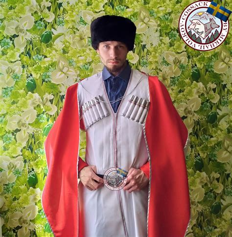 Red Bashlyk Caucasian Ethnic Neckwear Hood Scarf Cloak Cape Cossack