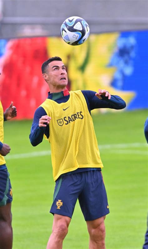 The Cr7 Timeline On Twitter Cristiano Ronaldo Training Today Ready
