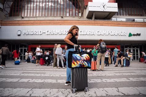 Un fallo de tensión suspende toda circulación de trenes de alta