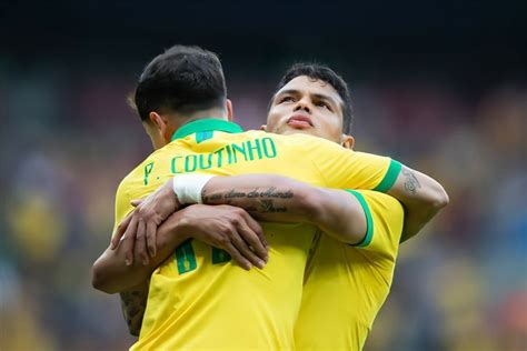 Pin Em Philippe Coutinho Philippe Coutinho Futebol