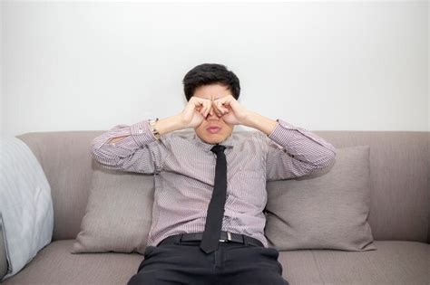 Глаза устают от монитора | Открытая Клиника | Дзен