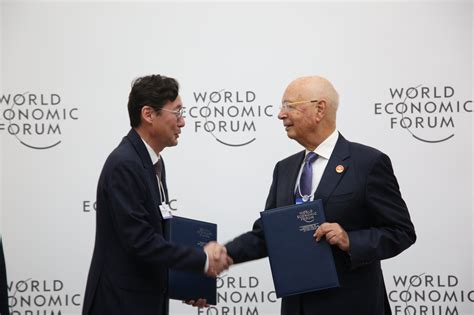 Худалдаа хөгжлийн банк Монгол Улсаас анх удаа Дэлхийн эдийн засгийн форумын албан ёсны түнш боллоо