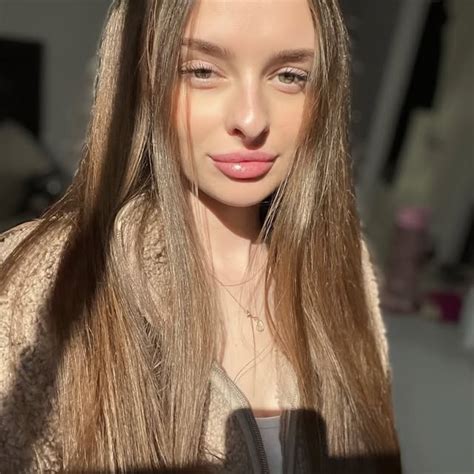 𝐿𝒶𝓊𝓇𝒶 Lauri Olle • Threads Say More