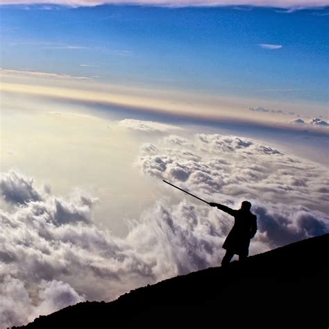 Robin Andrews Youtube