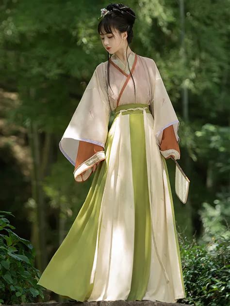 Traditional Chinese Clothing Female Name Dresses Images 2024