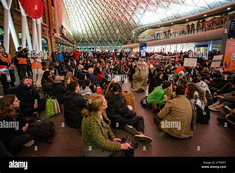London United Kingdom November 3rd 2023 Pro Palestine Sit In