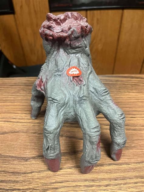 2016 Magic Power Halloween Animated Crawling Zombie Hand Like Adams