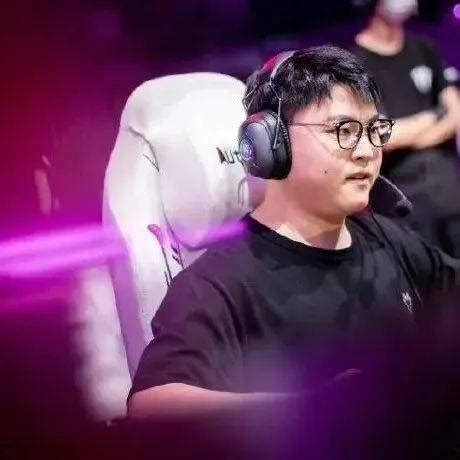 Uzi和Faker再起节奏imp公开点名韩国解说吐槽Uzi是失败者 赛区 选手 直播