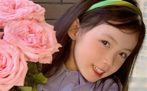 刘亦菲捧花幼崽版 Bilibilib站无水印视频解析——yiuios易柚斯