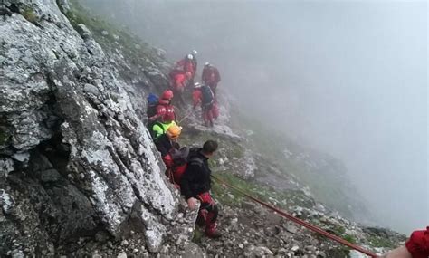 Prahova O tânără care a alunecat peste de metri de pe o potecă în masivul Bucegi