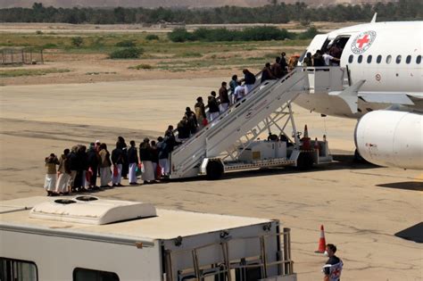 Yemens Warring Sides Begin Prisoner Swap Raising Hope For Peace