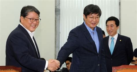 포토 조원진 이춘석 여야 원내수석 첫 회동
