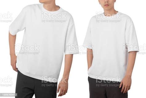 빈 오버 사이즈 티셔츠 모형 앞과 뒷면의 젊은 남자 디자인 템플릿으로 사용 클리핑 경로와 흰색 배경에 격리 25 29세에 대한 스톡 사진 및 기타 이미지 Istock