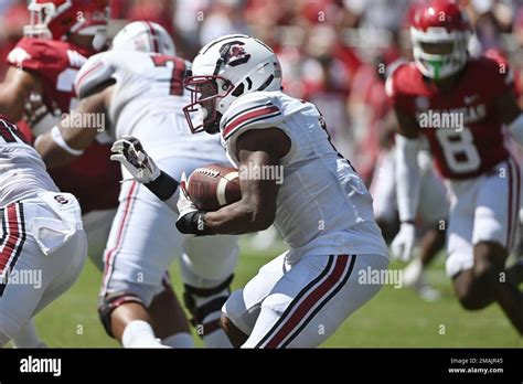 South Carolina Running Back Marshawn Lloyd 1 Looks For A Hole In The