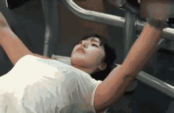 女性胸部容易下垂？7个胸部健身动作，远离下垂的烦恼！ 知乎