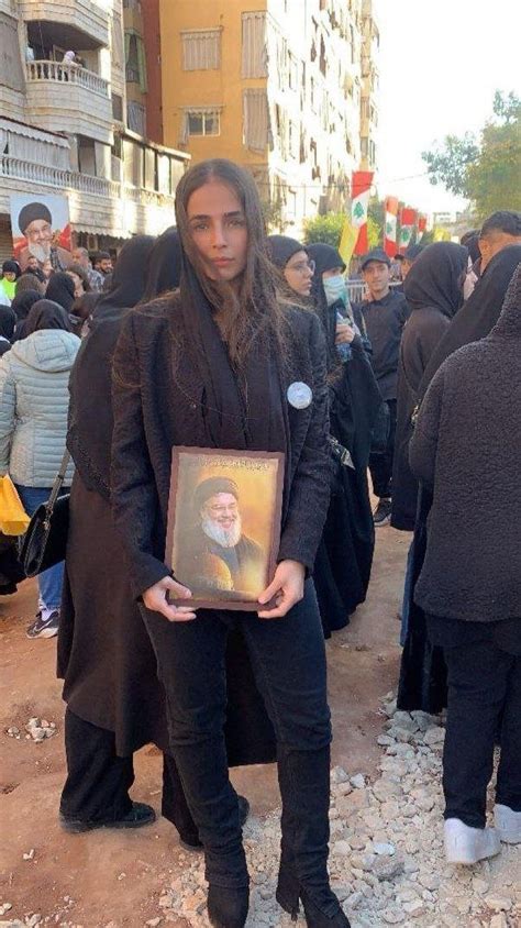 عکسی از هوادار زن نصرالله که در فضای مجازی غوغا کرد همشهری آنلاین