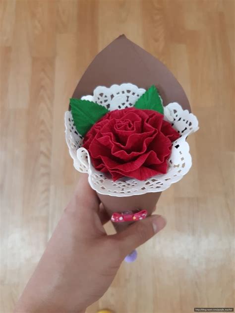 보라t 주름지 카네이션 꽃다발