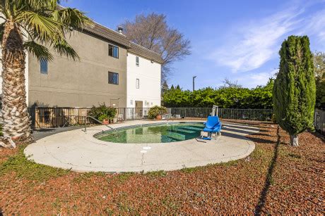 Photo Gallery Sutter Inn