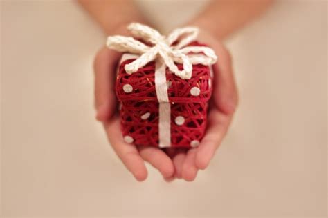 クリスマスプレゼント彼女が30代で指輪を贈るならこれ