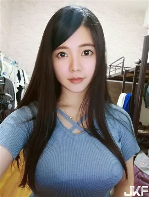 【ev女孩】台灣超胸狠武術正妹！「童顏巨乳」殺片無敵手，網友都甘心被她ko！ Ev撲克官網