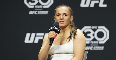 Erin Blanchfield ‘pathetic Maycee Barber Talks A Lot But ‘scared Of