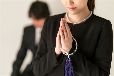《お悔やみの言葉》葬儀に適した挨拶とは？正しい意味と気をつけるべき伝え方 ひとたび
