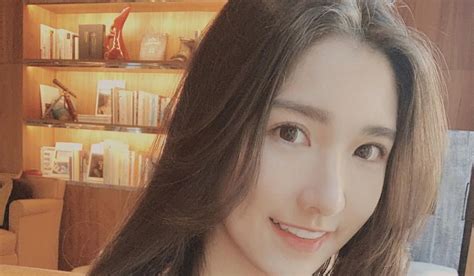 Cerita Dewasa Ngentot Tidak Tahan Melihat Puting Tante Muda Dibalik Kaos Tipisnya Yang Tidak