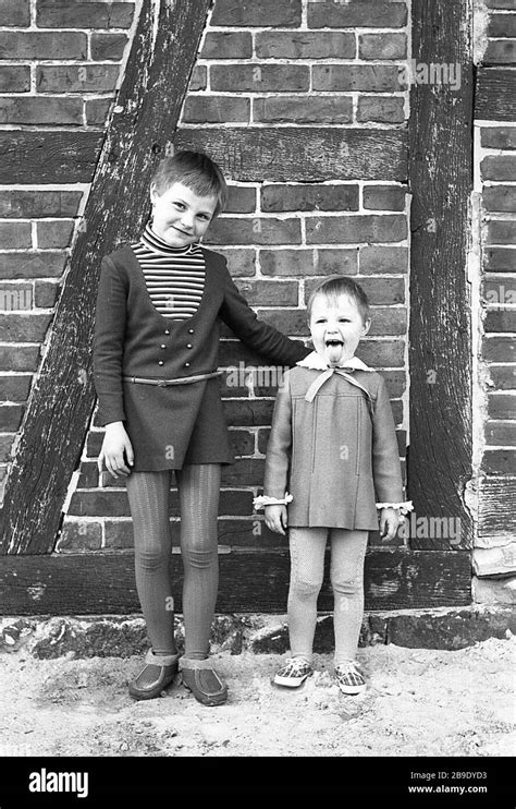 Zwei Jungen In Zörbig In Der Ddr [automatisierte Übersetzung