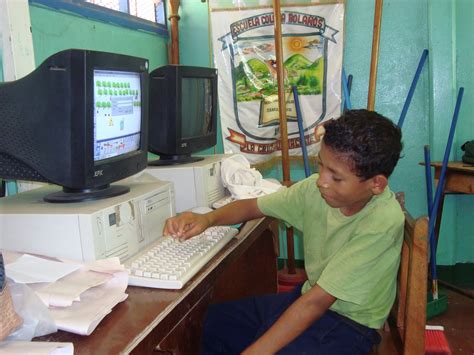 Escuela Colonia Bolaños Proyecto Educación Especial en Informática