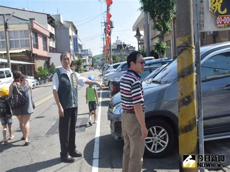 人行道上停車怨聲四起 后里區長謀求改善 地方 Nownews今日新聞