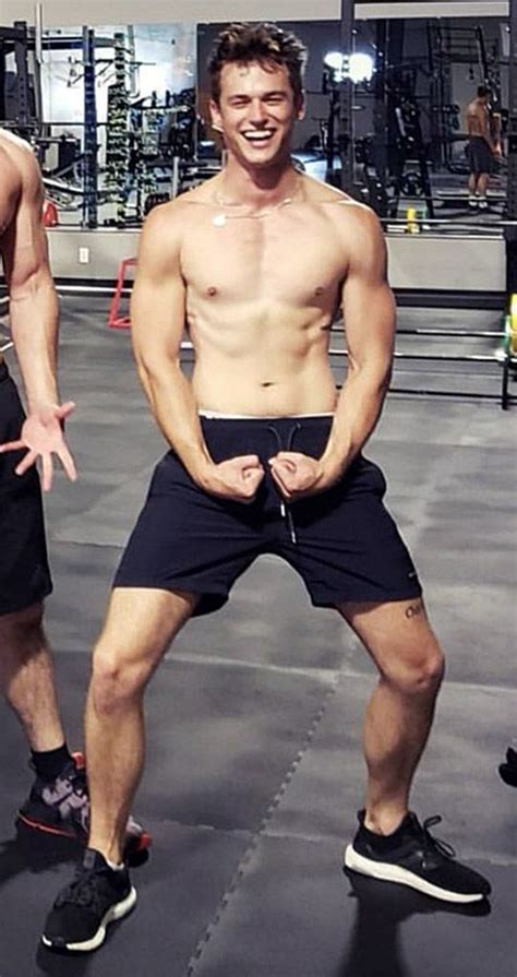 Pin On Bf 13 Justin Foley Cute Celebrity Guys Brandon Flynn 13