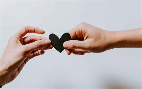 Finding The Line Between Secrecy And Healthy Privacy In A Romantic