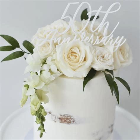 This Stunning Wedding Anniversary Cake Topper Is The Perfect Cake