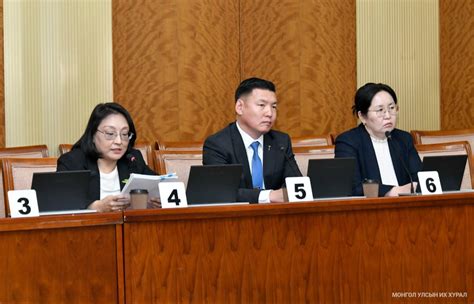 Улсын дээд шүүхийн шүүгчид нэр дэвшигчийг танилцууллаа