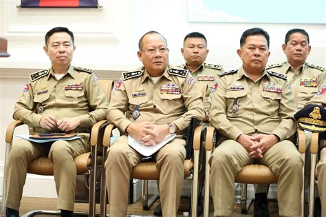 នាយឧត្តមសេនីយ៍ ស ថេត ដឹកនាំប្រជុំបូកសរុបការងារប្រចាំខែ លើកទិសដៅបន្ដ