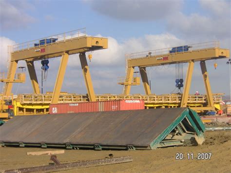 Козловые краны на пневмоходу