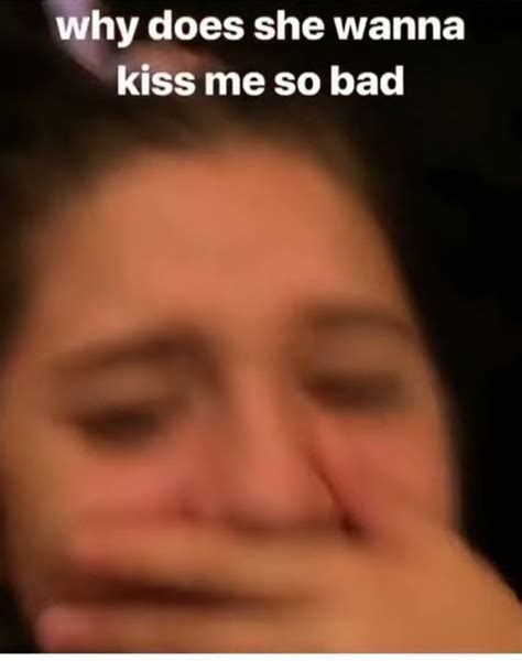 Maddie Ziegler Kissing Mackenzie Ziegler Sisters Maddieziegler