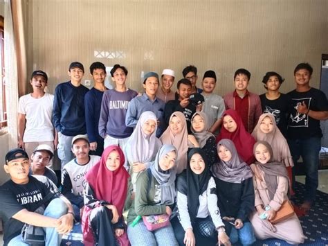 Setiap Manusia Berhak Bahagia Dengan Jalannya Sendiri Kumparan